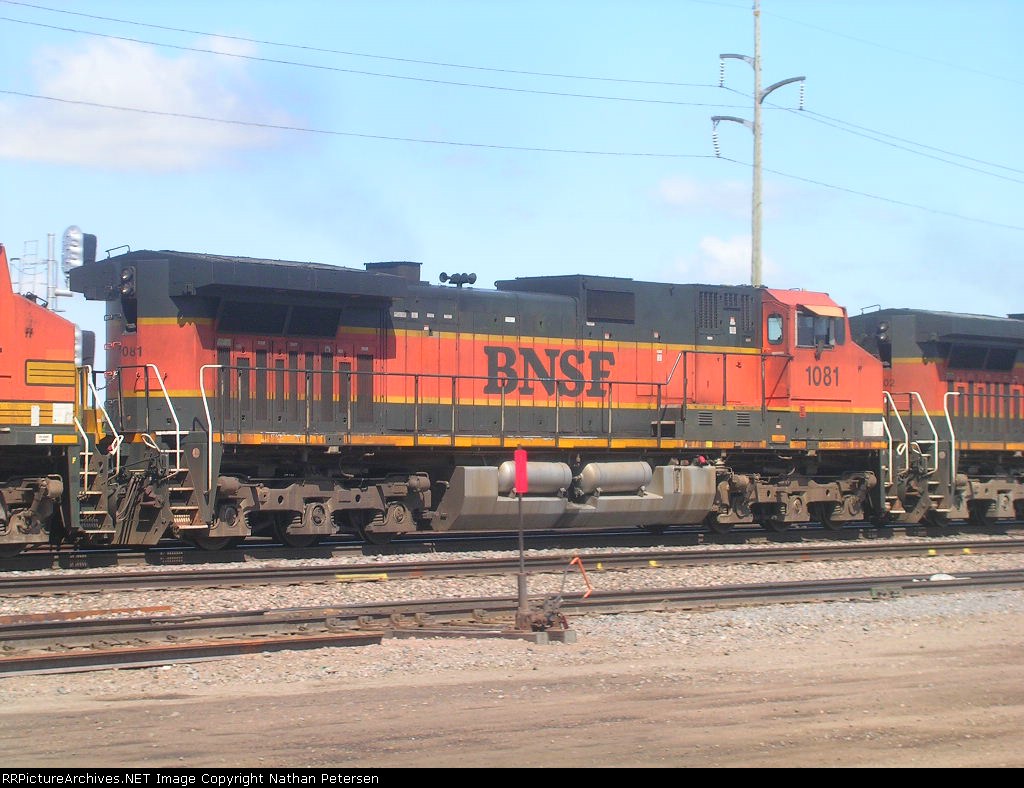BNSF 1081